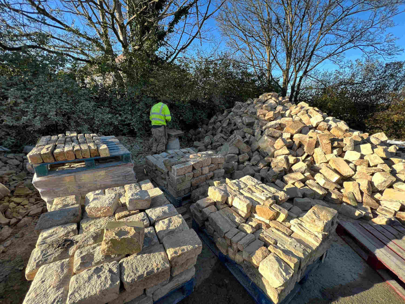 Dressing & Backing Off Stone Coursed | Stone Yard – Britannia Stone