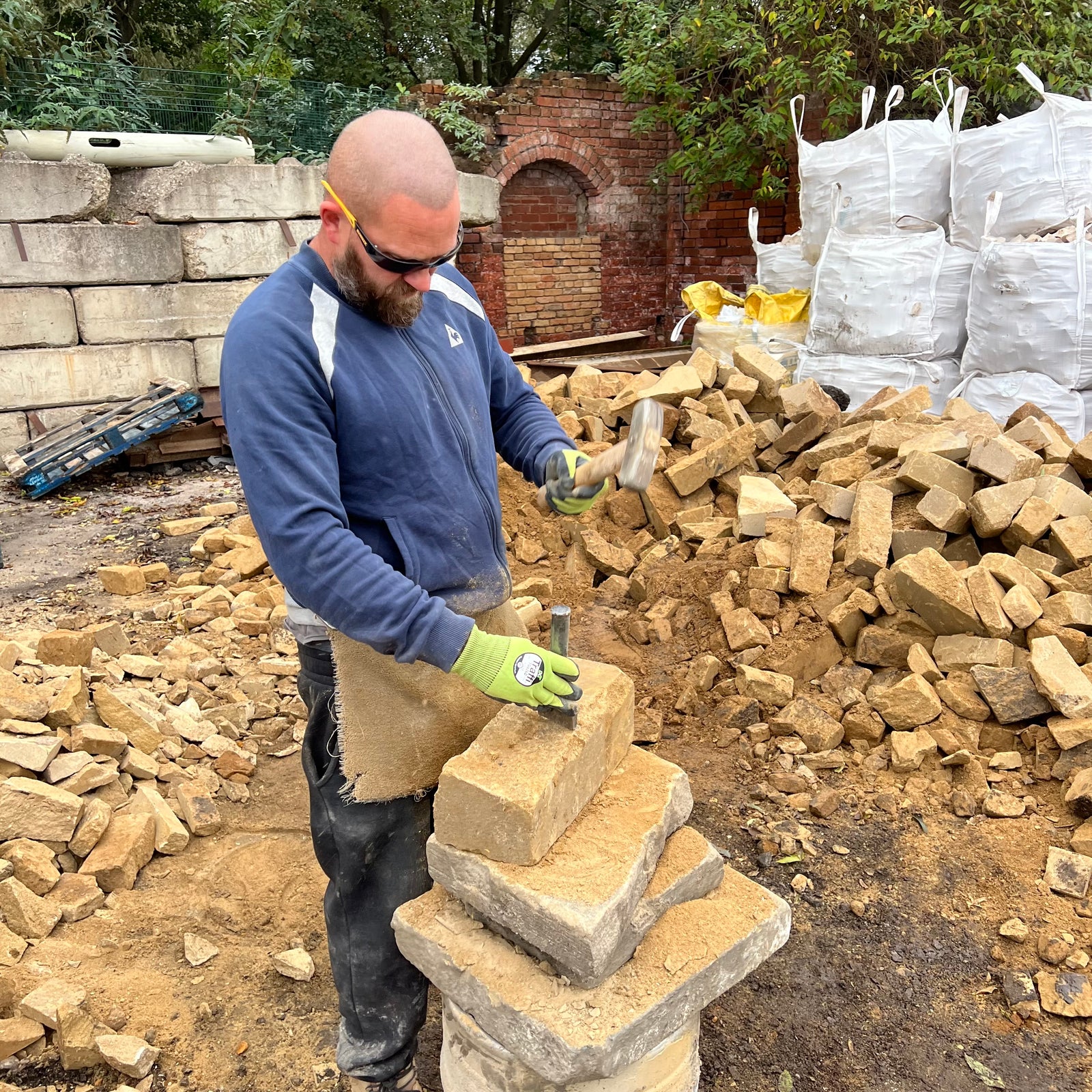 Dressing & Backing Off Stone Coursed | Stone Yard – Britannia Stone