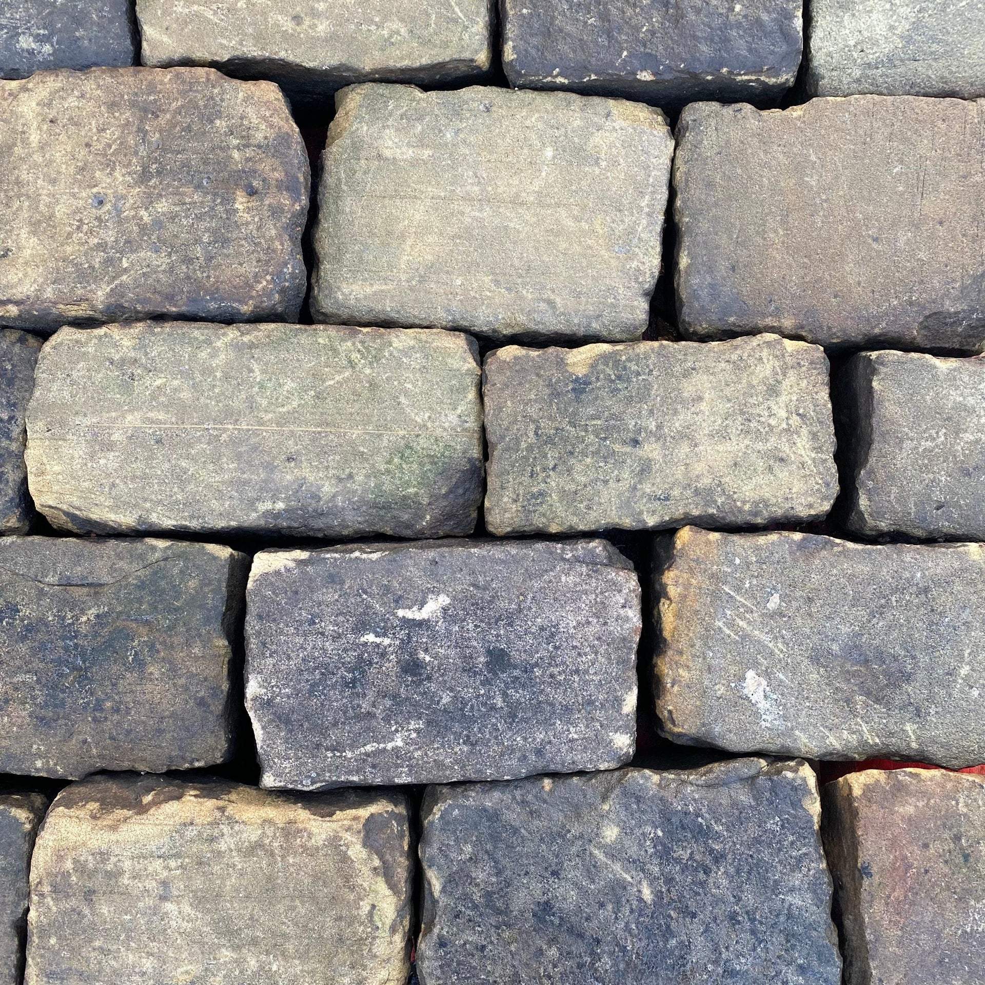 Reclaimed Gritstone Cobble Setts | Cobblestone Driveway & Paths ...