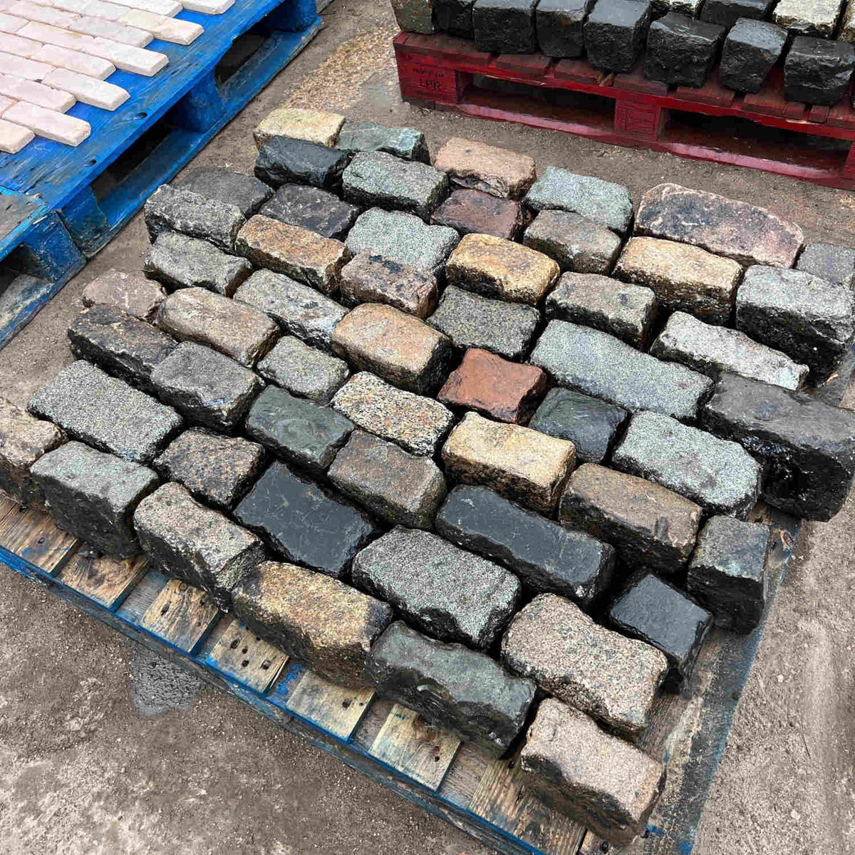 Reclaimed Cobble Setts, Gritstone Cobbles Granite Sett – Britannia Stone