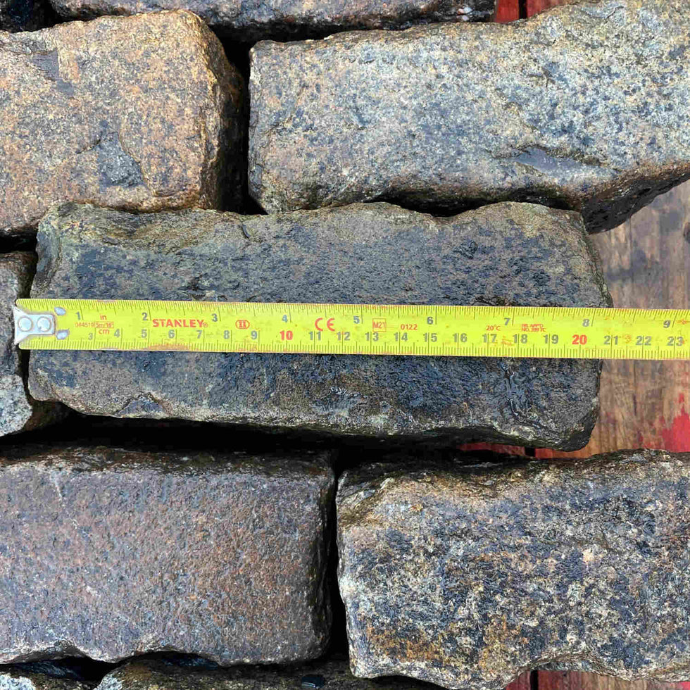 Reclaimed Cobble Setts, Gritstone Cobbles Granite Sett – Britannia Stone