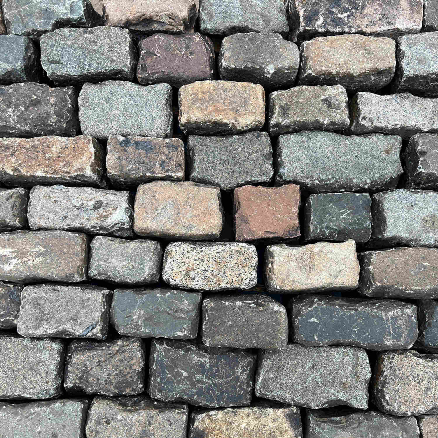 Reclaimed Cobble Setts, Gritstone Cobbles Granite Sett – Britannia Stone