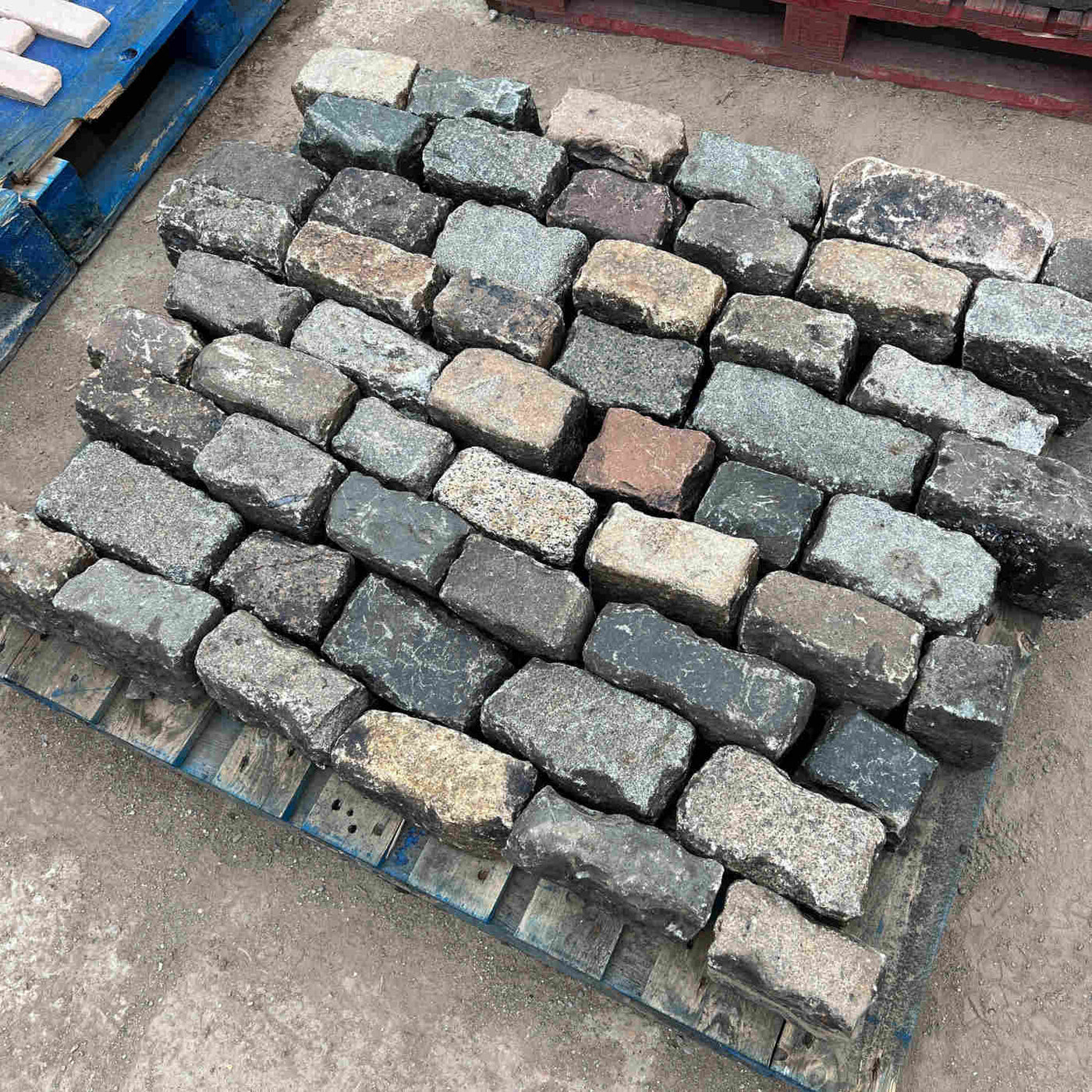 Reclaimed Cobble Setts, Gritstone Cobbles Granite Sett – Britannia Stone