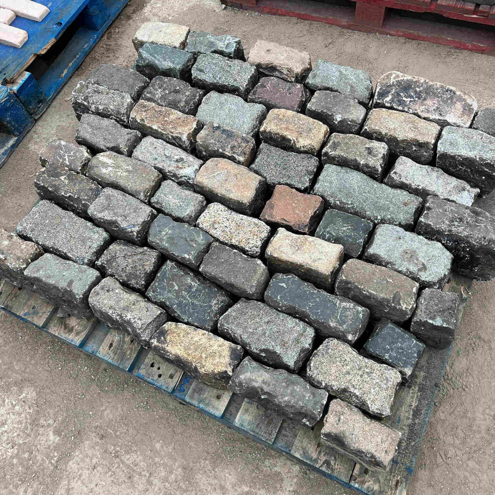 Reclaimed Cobble Setts, Gritstone Cobbles Granite Sett – Britannia Stone