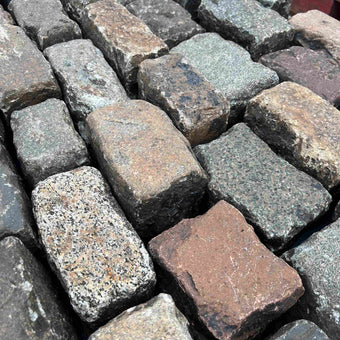 Reclaimed Cobble Setts, Gritstone Cobbles Granite Sett – Britannia Stone